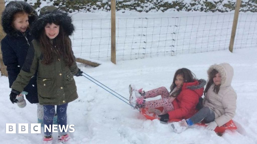Snow and ice shuts more than 1,500 schools in Yorkshire