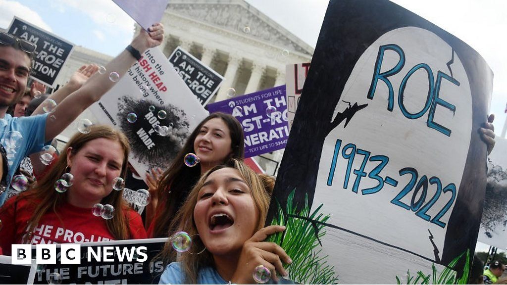Roe v Wade: The moment the constitutional right to abortion was struck ...