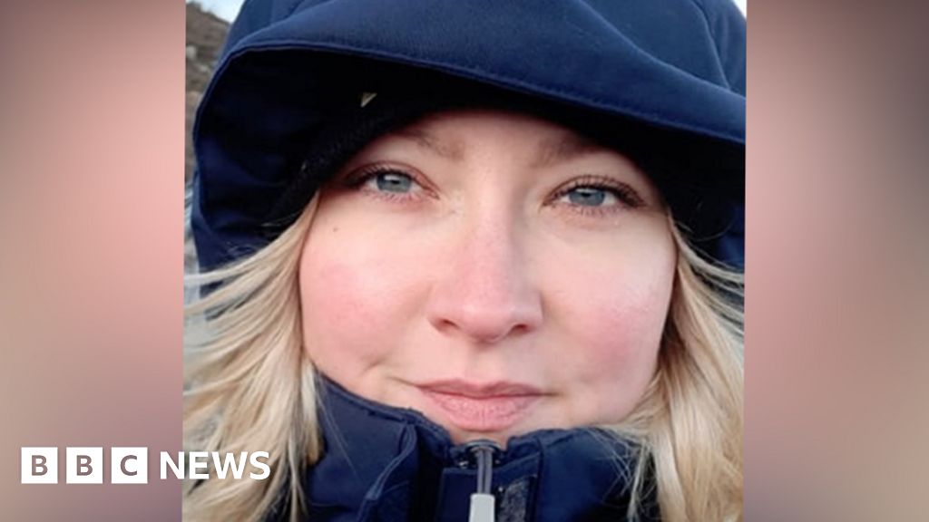 Missing walker: 'I have never been this close to death' - BBC News