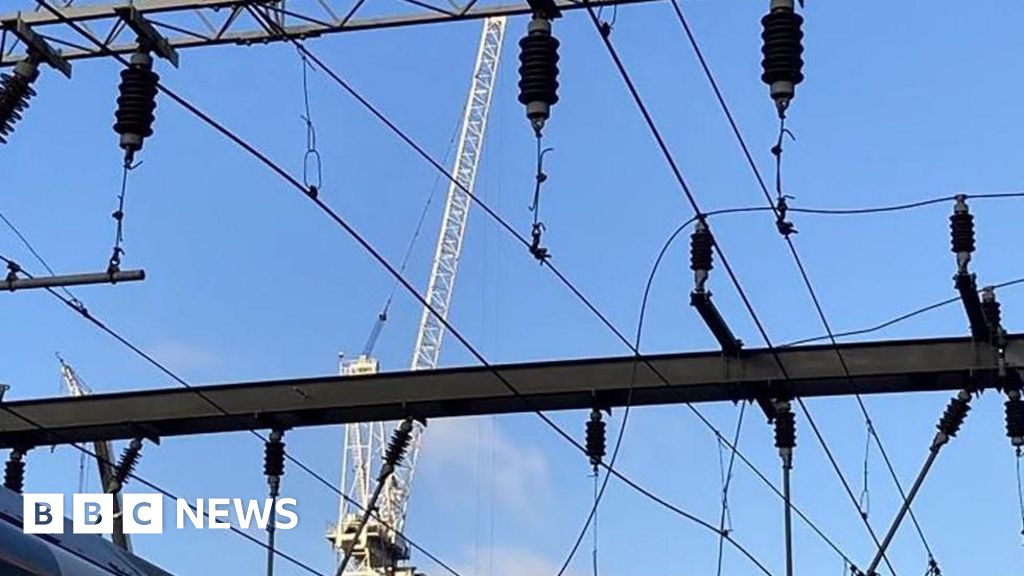 Northamptonshire pupils taught about new overhead electric wires