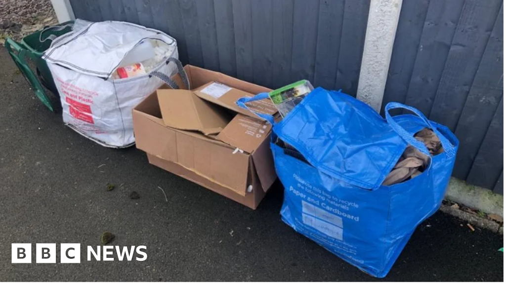 Basildon Council leader says 'disastrous' bin system will go - BBC News