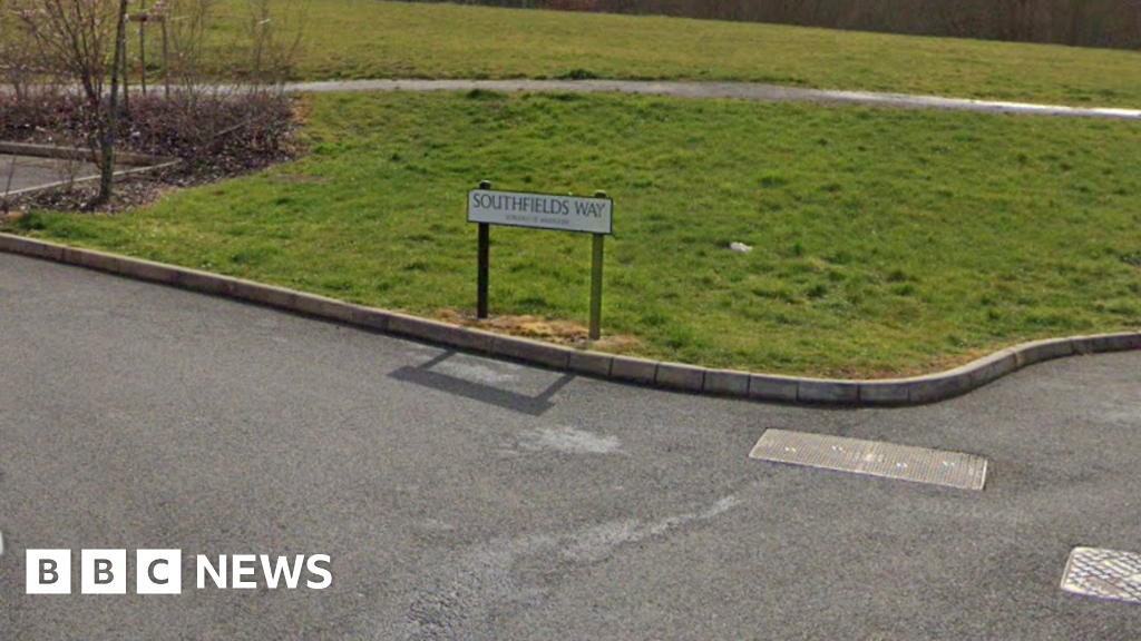 Harrietsham: Two arrested after man dies following attack - BBC News