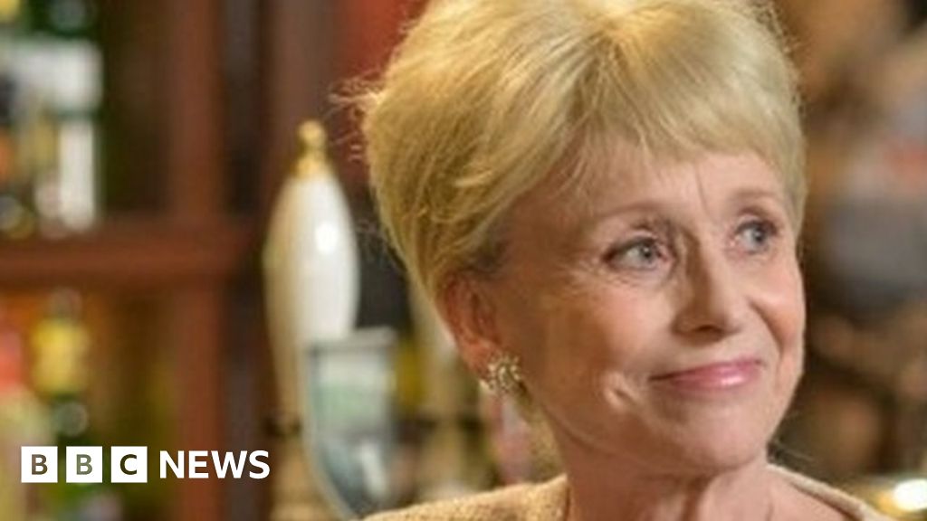 EastEnders bids farewell to Peggy Mitchell - BBC News