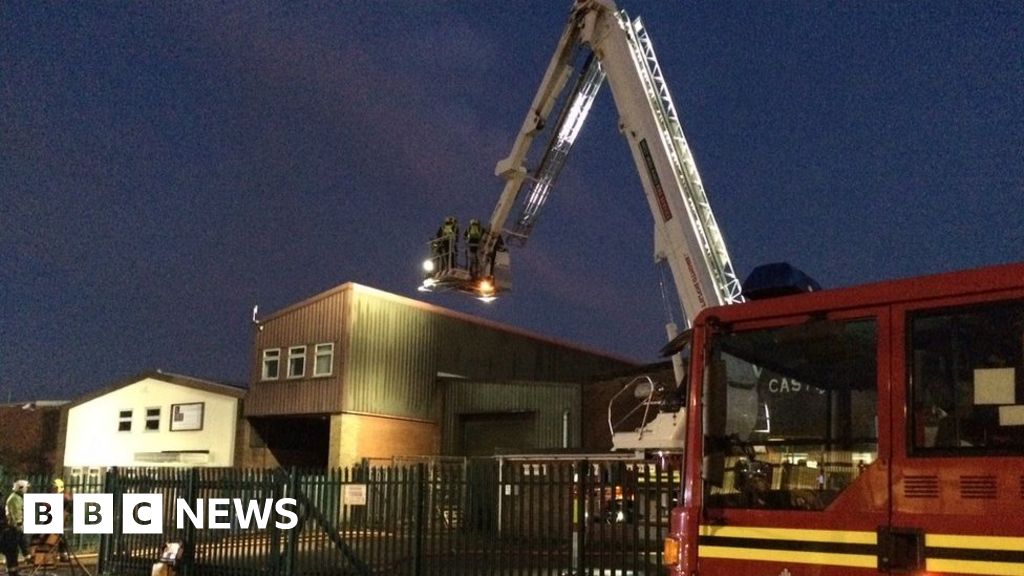 Fire at Coventry Castings factory causes smoke alert - BBC News