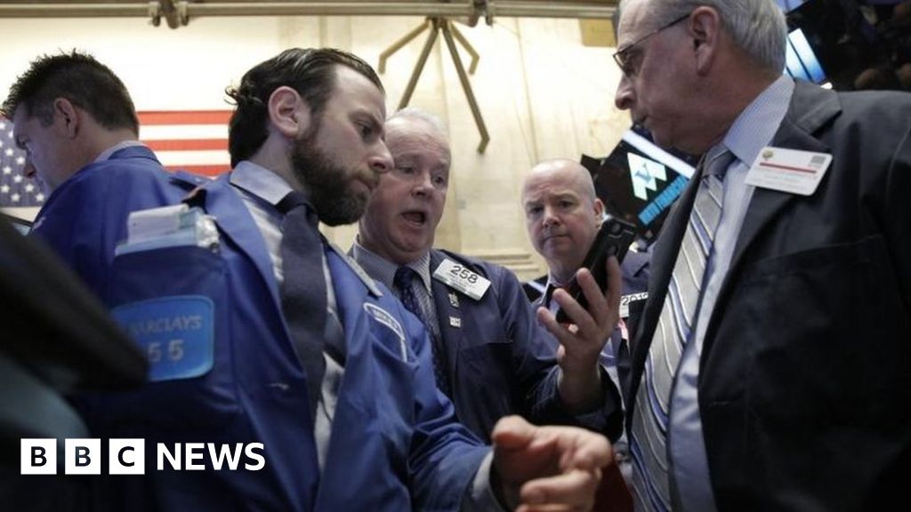 US investors await economic updates - BBC News