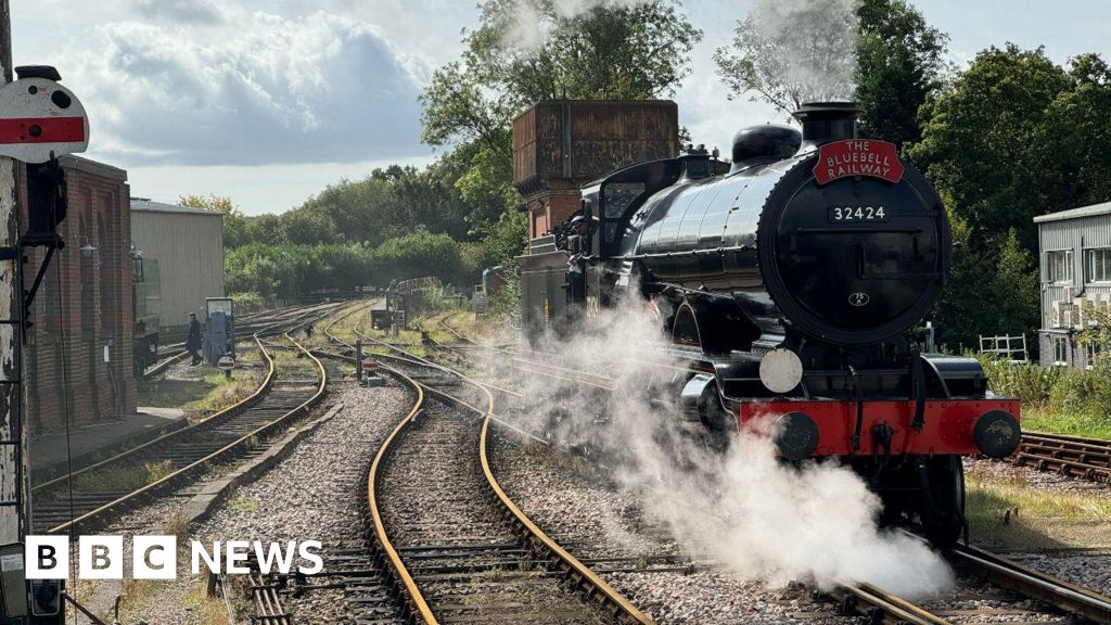 Bluebell Railway: Sussex welcomes new steam locomotive - BBC News