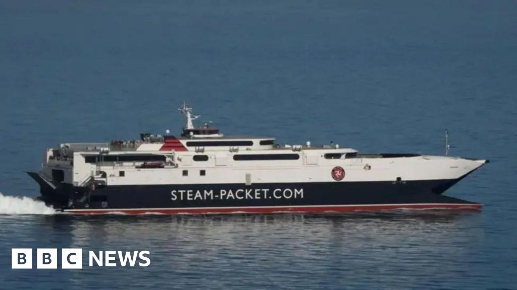 Some Manannan sailings rescheduled due to low water in Liverpool - BBC News