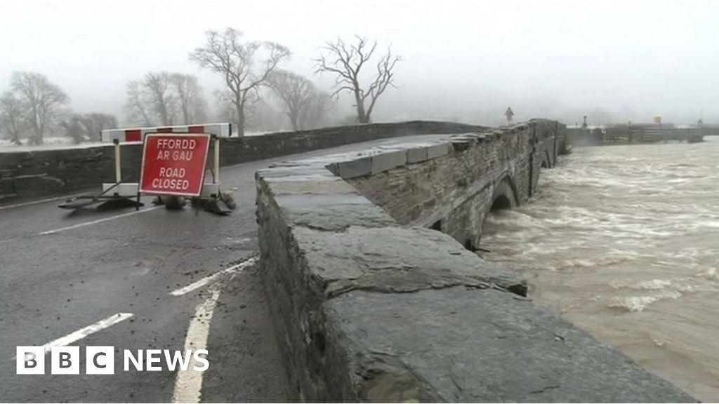Plans for new £24m Dyfi Bridge near Machynlleth unveiled - BBC News