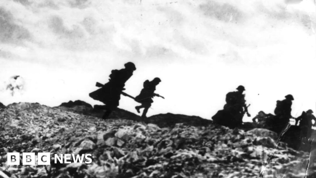 Battle of the Somme: Remembering the fallen - BBC News