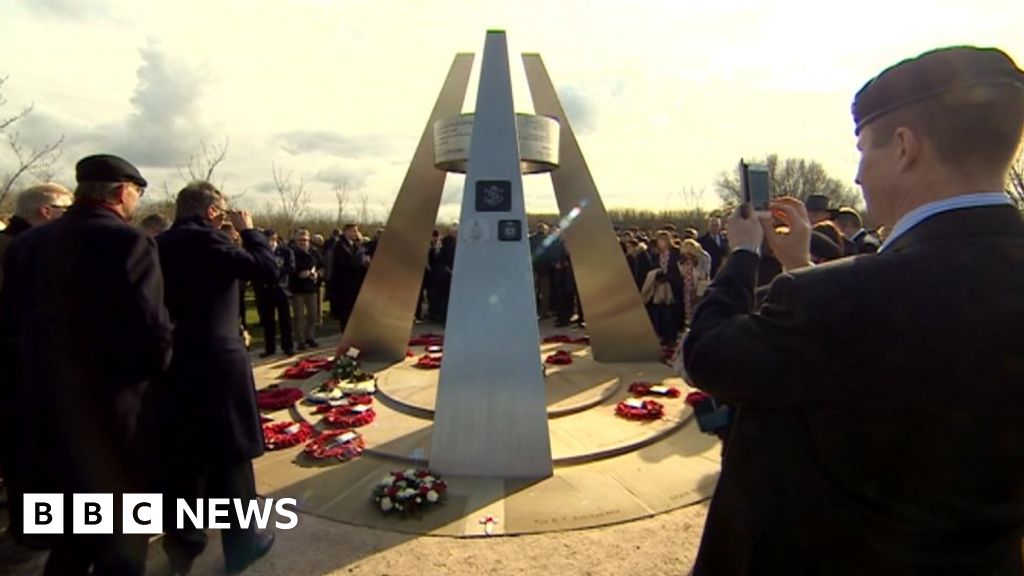 Memorial for Britons killed in first Gulf War is unveiled - BBC News