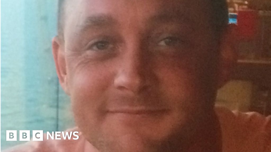 Dylan Jones' family action call to reduce suicides in men - BBC News
