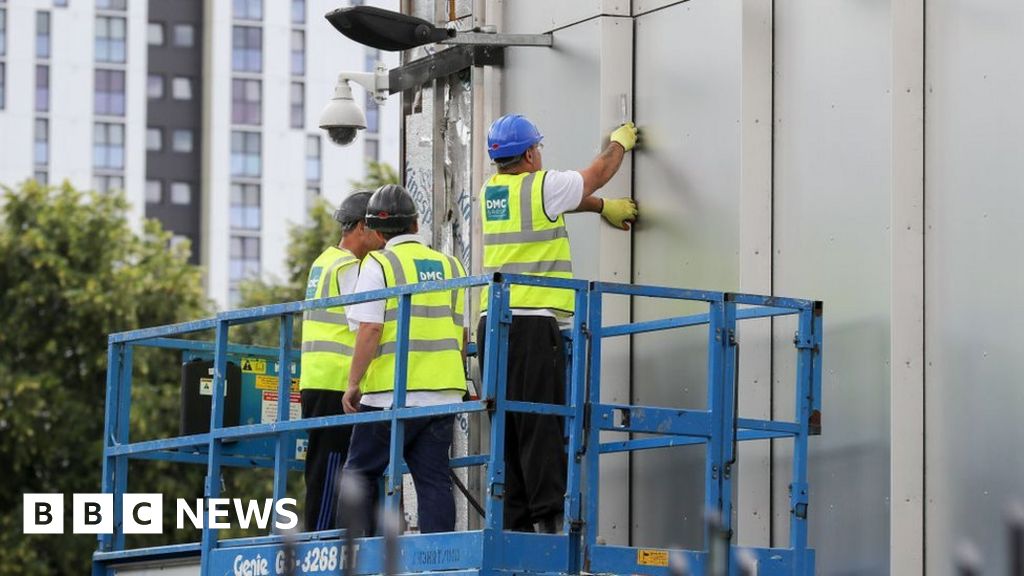 Cladding: Developers could be sued over fire safety defects - BBC News