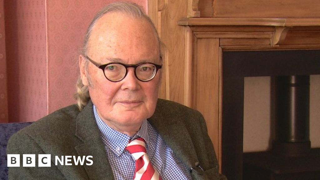 Academic says Glasgow University is failing staff and students