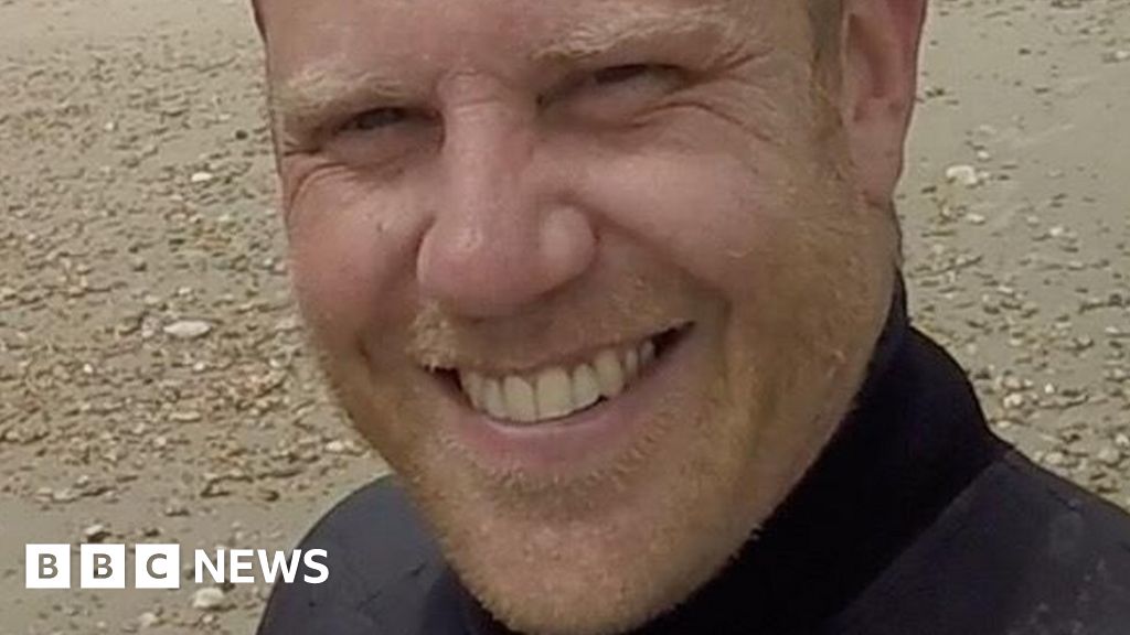 Hayling Island BMX death man named as Wayne Sheppard - BBC News