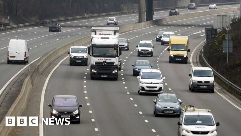 Scrap all existing smart motorways, says AA - BBC News