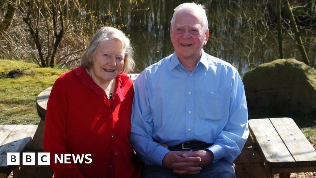 Coronavirus: Couple married for 70 years in FaceTime celebration