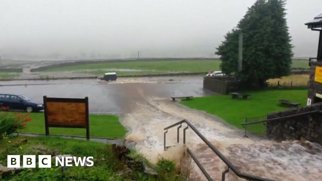White Scar Cave: 'Exceptional' flood closes attraction - BBC News