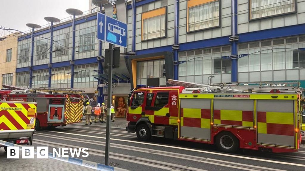 Birmingham city centre hotel evacuated after cafe fire - BBC News