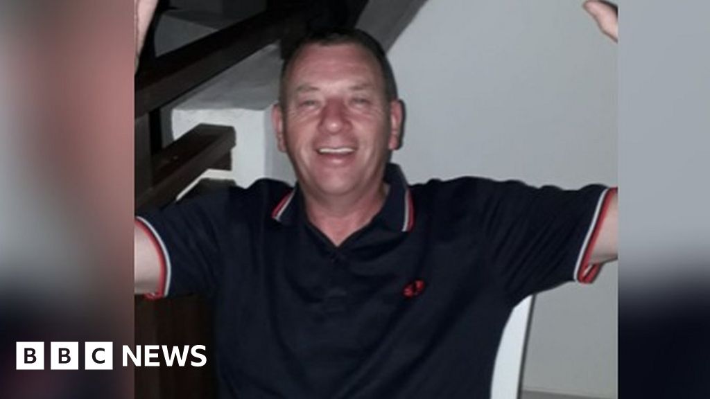 Man dies following crash on A19 in Stockton - BBC News