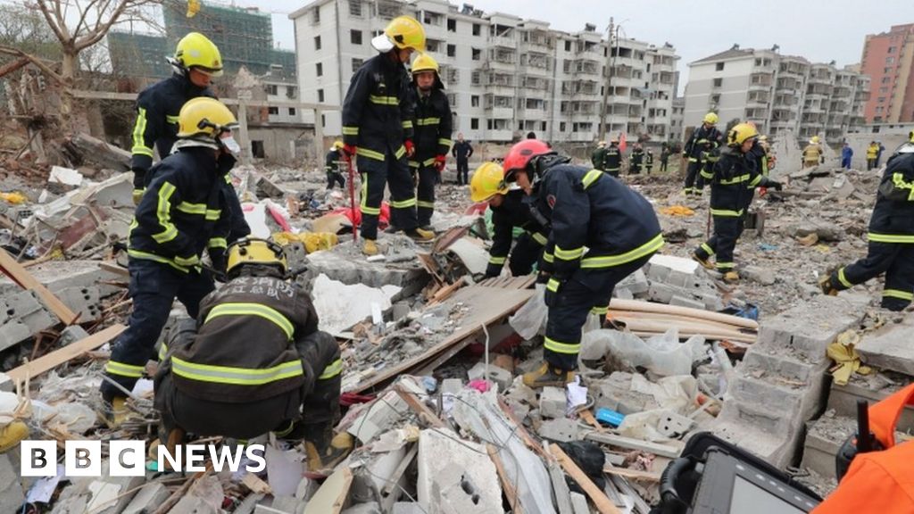 China explosion: Ningbo port city rocked by major blast - BBC News