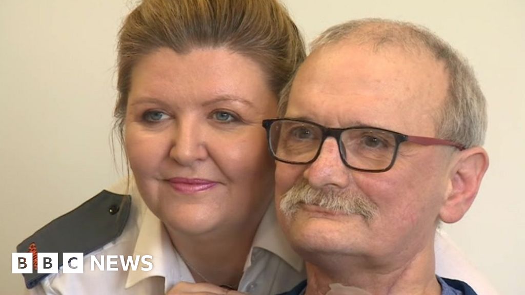 'Life-saving' 999 operator meets caller who tapped over phone - BBC News