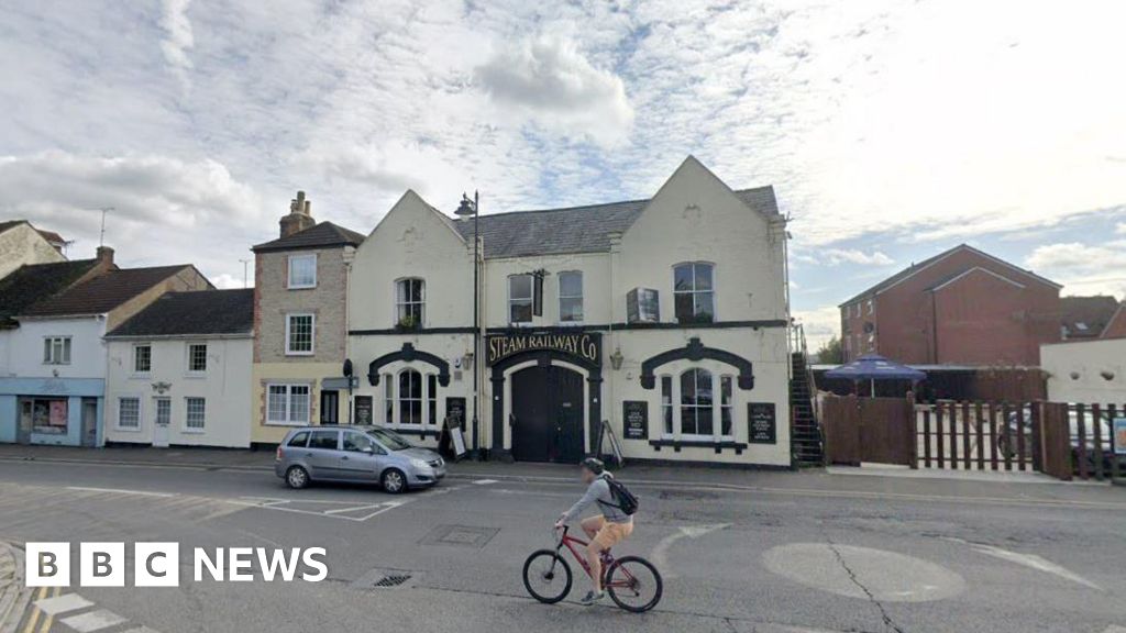 Swindon arrests after four taken to hospital amid pub disorder - BBC News