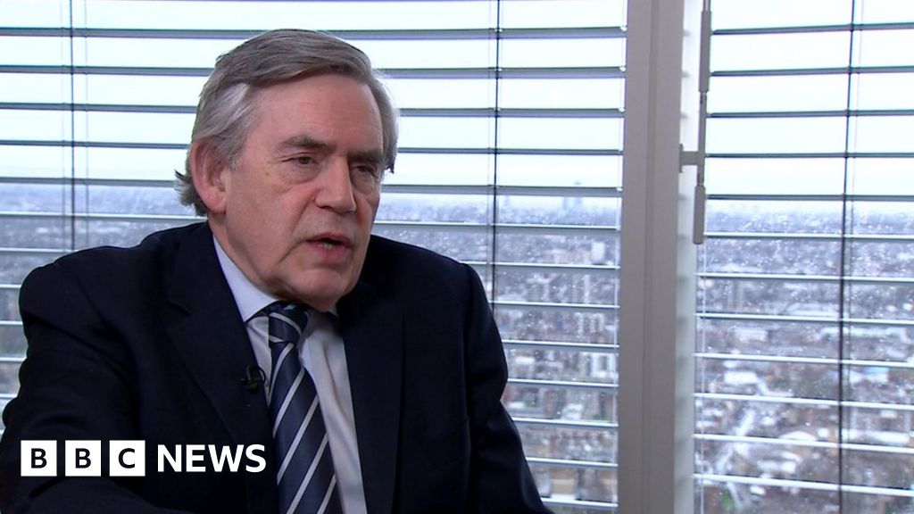 Gordon Brown calls for second Leveson press abuse inquiry - BBC News