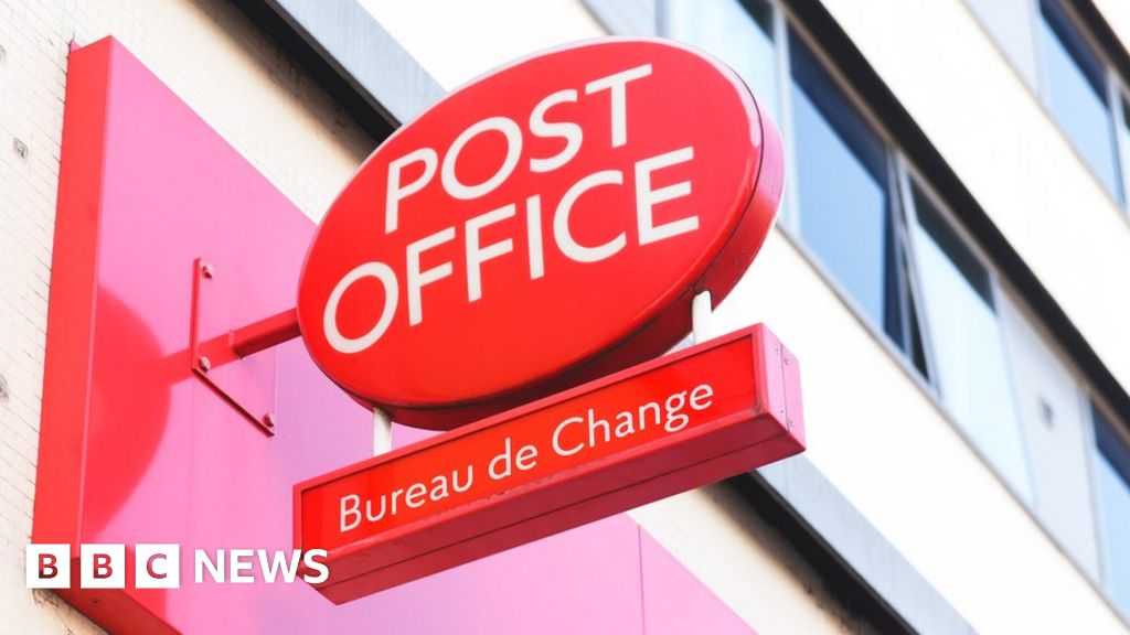 Ministers lobby for NI Post Office bill inclusion - BBC News