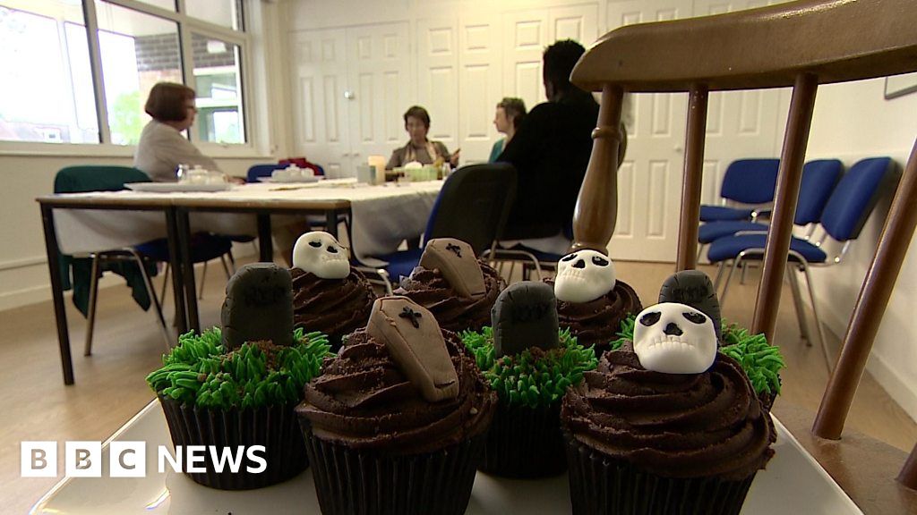 Death Café: Chatting about mortality over tea and cake - BBC News