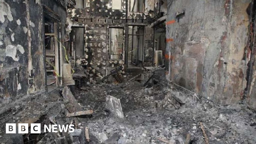 Aberystwyth fire: How Damion Harris started a deadly blaze - BBC News