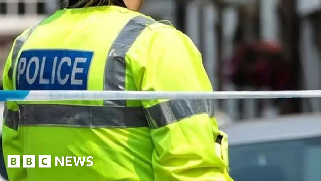 Man Dies After Car Crashes Into Tree Near Rickmansworth 5973