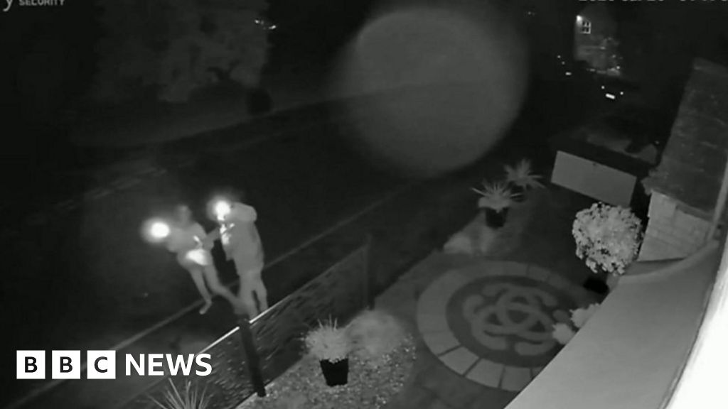 Ex- policeman barred from rejoining after attack - BBC News
