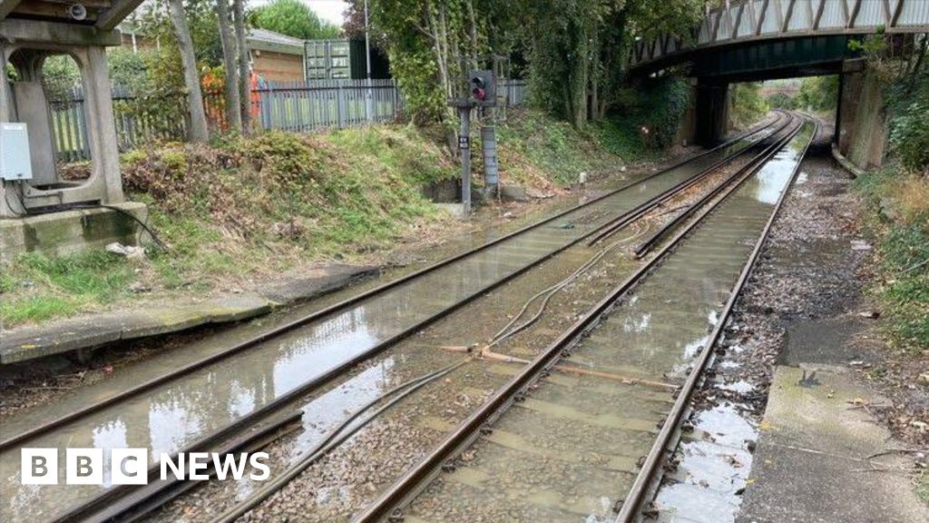 Sheerness: Burst water main causes disruption to rail services - BBC News