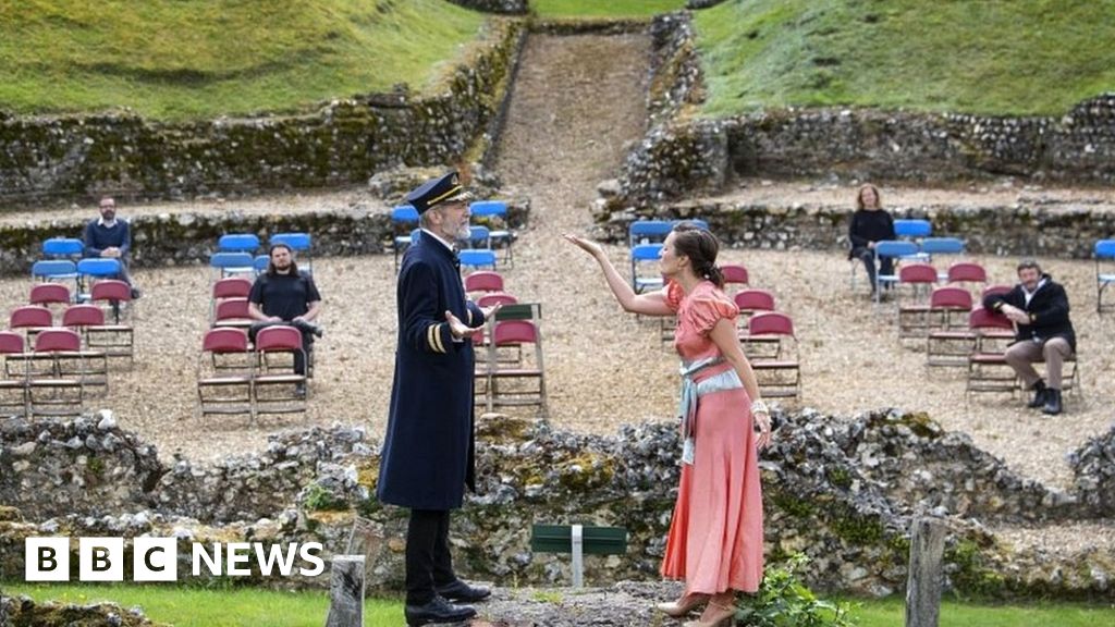 Roman Theatre in St Albans: Open air plays to resume - BBC News
