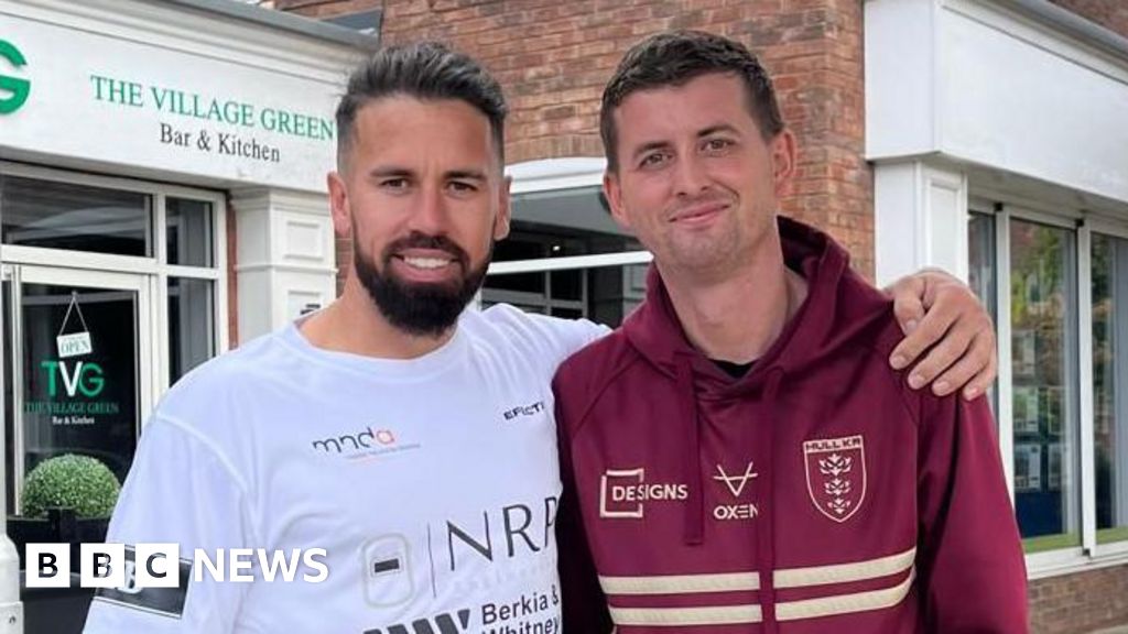 Mike Humphreys' 30 marathons in 30 days challenge for MND