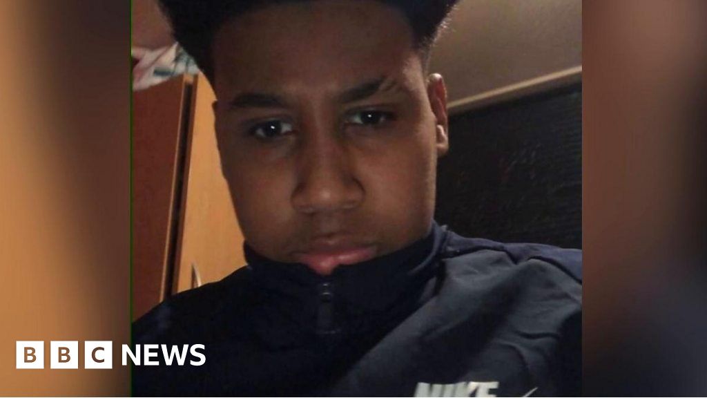 Sheldon Lewcock: Family marks crash death one year on - BBC News