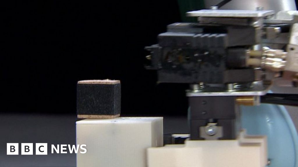 Robots learn to evolve and improve - BBC News