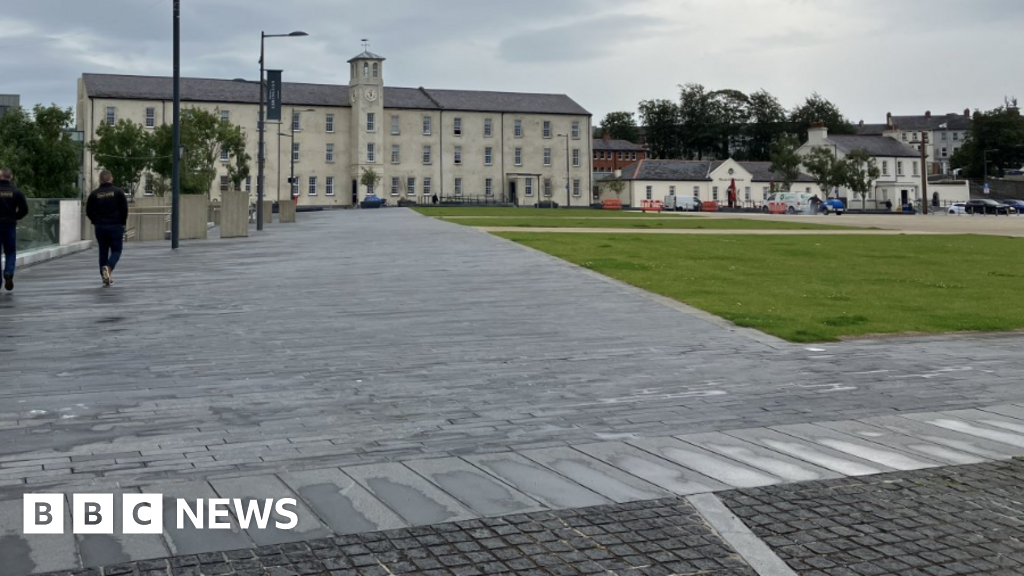 Derry: Police investigate 'arranged fight' between youths