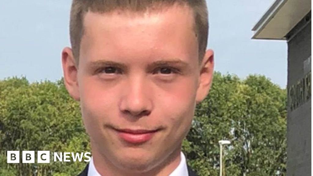 Steven Thompson: Teen killed in club attack 'loved by everyone' - BBC News