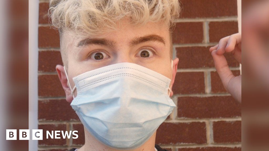 Coronavirus: A Mackem's guide to wearing a face mask