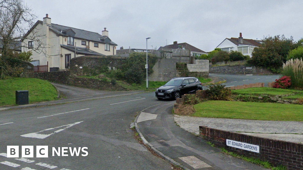 Cordon in Plymouth lifted as unexploded bomb deemed 'not live' - BBC News
