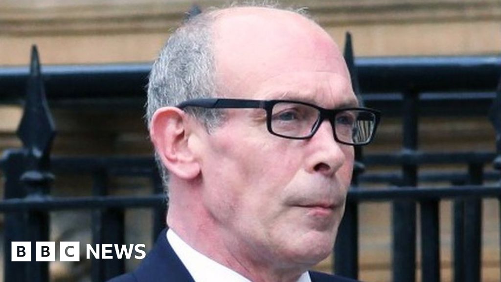 Man admits causing Paisley hit-and-run death - BBC News