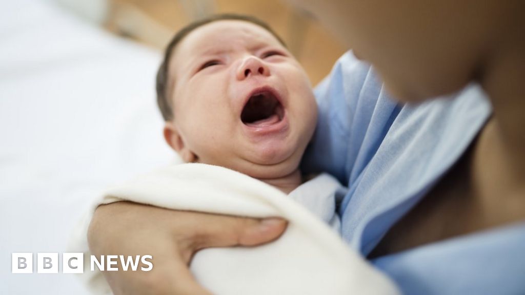 US birth rates drop to lowest since 1987 - BBC News