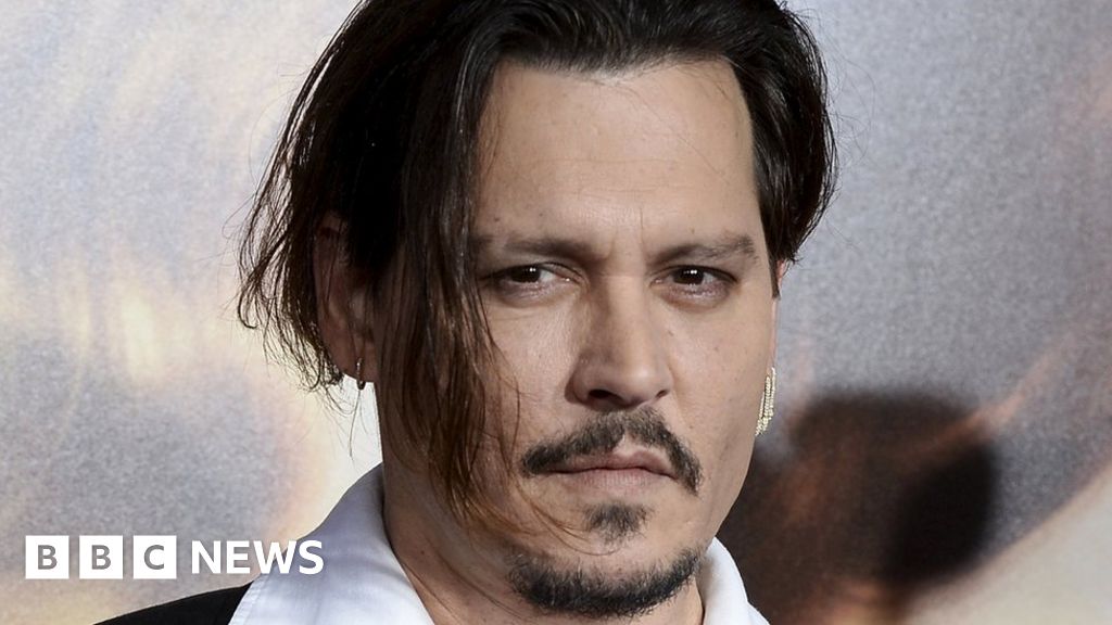 Johnny Depp named 'most overpaid actor' of 2015 - BBC News
