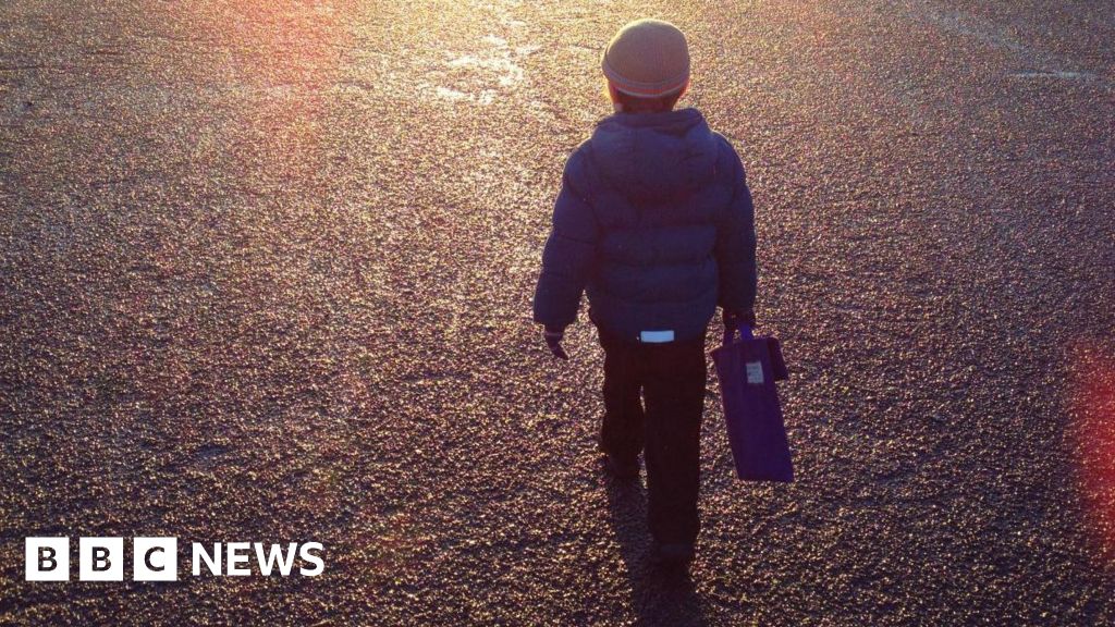 Child poverty rise 'heartbreaking', says schools leader - BBC News