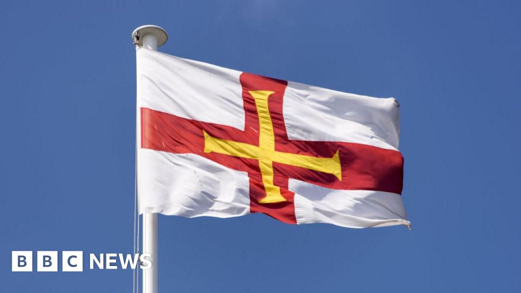 Guernsey population increases by 621 over a year - BBC News