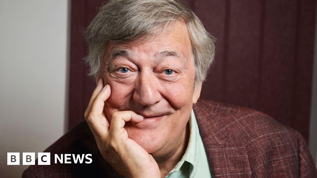 Sir Stephen Fry backs new youth support hub in Cambridge