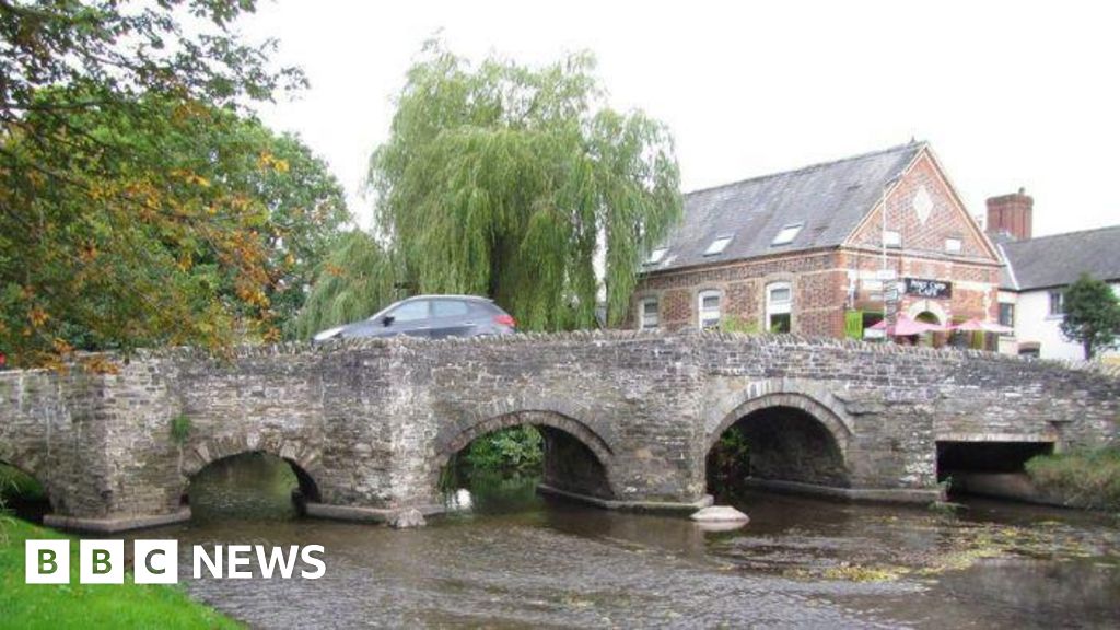 Clun bridge to close to traffic for repair works - BBC News