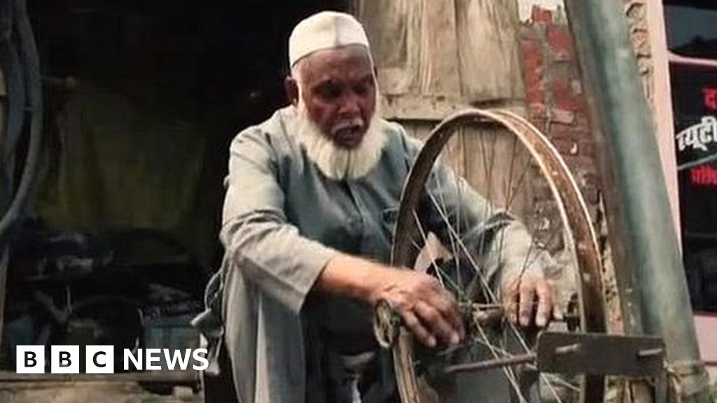 Saviour of the dead: Burying the bodies India forgets - BBC News