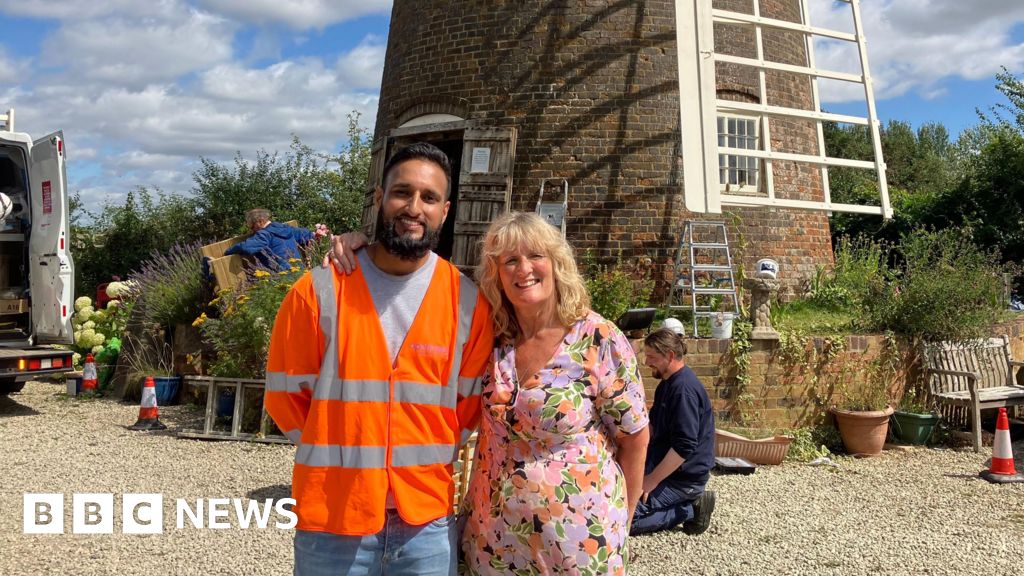 Berkswell Windmill: Volunteers repaint sails of historic building - BBC ...
